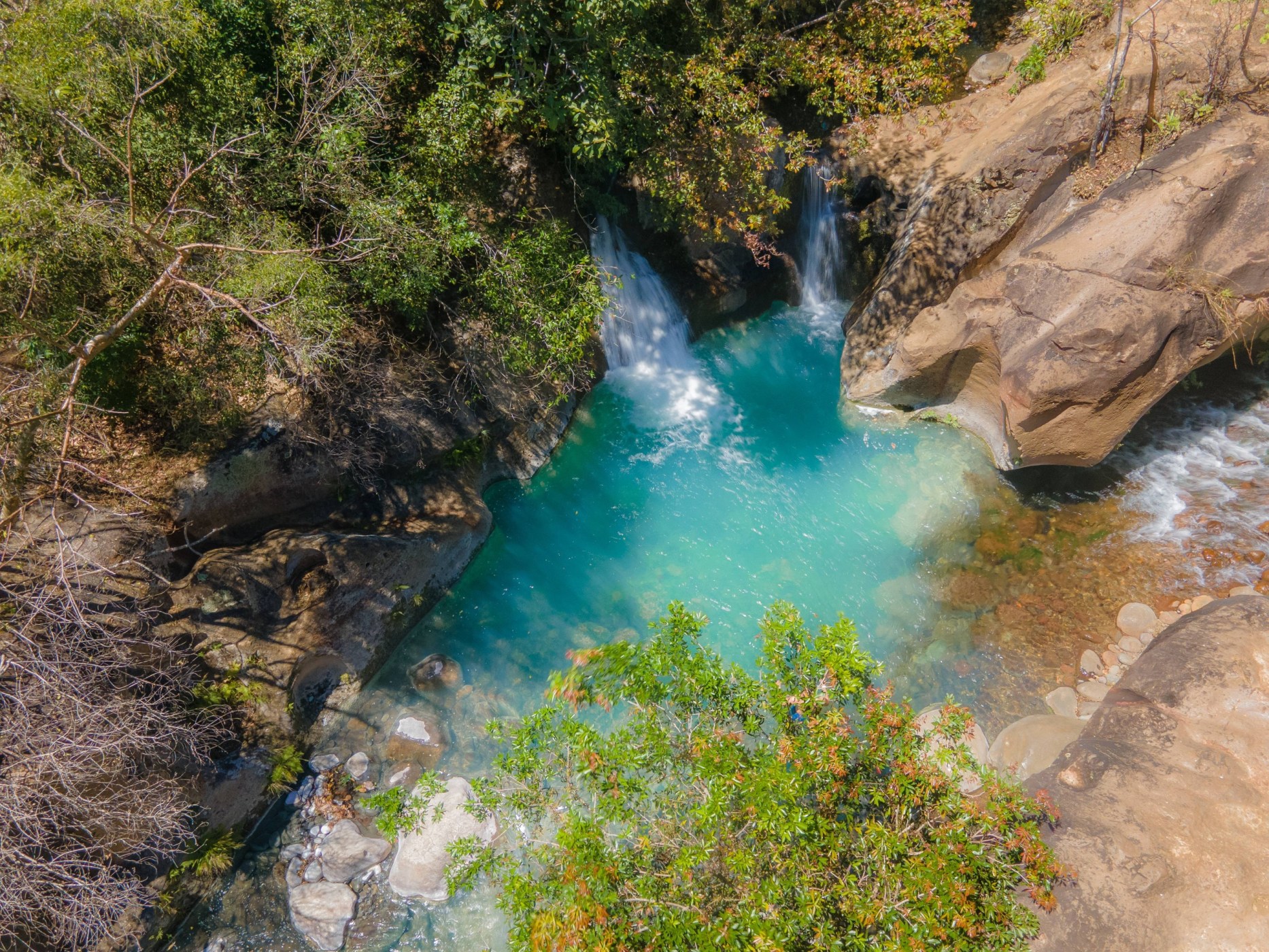 Blue River Water Waterfall How To Visit The Incredible Blue Falls Of